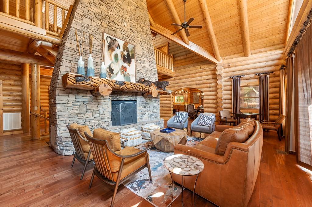 556 M² Cabin ∙ 6 Bedrooms ∙ 18 Guests - Gatlinburg, TN
