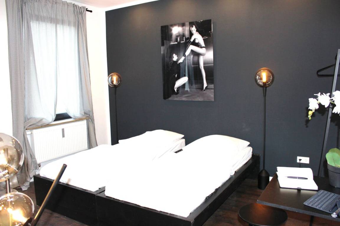 35 M² Private Room ∙ 1 Bedroom ∙ 1 Guest - Cologne