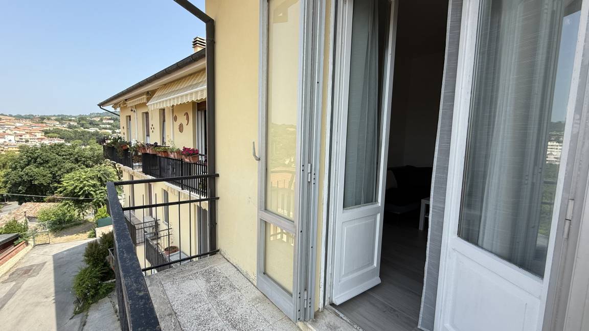 Apartment ∙ 3 Bedrooms ∙ 8 Guests - Sirolo