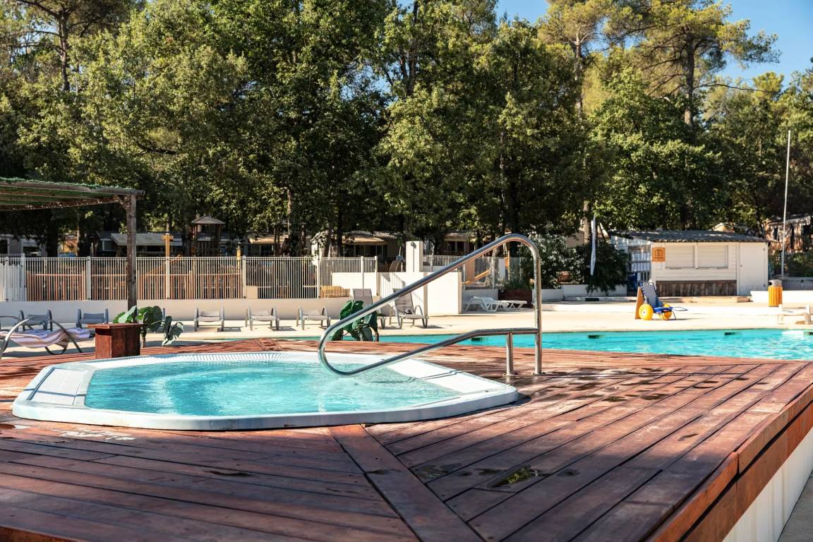 30 M² Caravan ∙ 2 Slaapkamers ∙ 4 Gasten - Nans-les-Pins