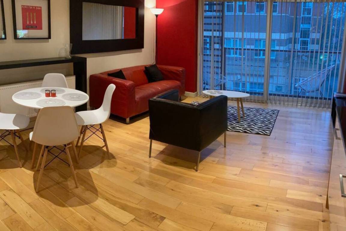100 M² Apartment ∙ 2 Bedrooms ∙ 4 Guests - Kingston upon Hull