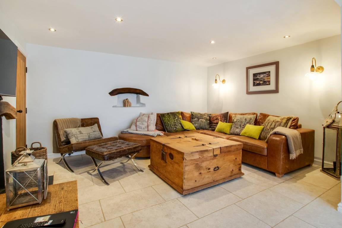 Cottage ∙ 4 Bedrooms ∙ 8 Guests - Rhossili