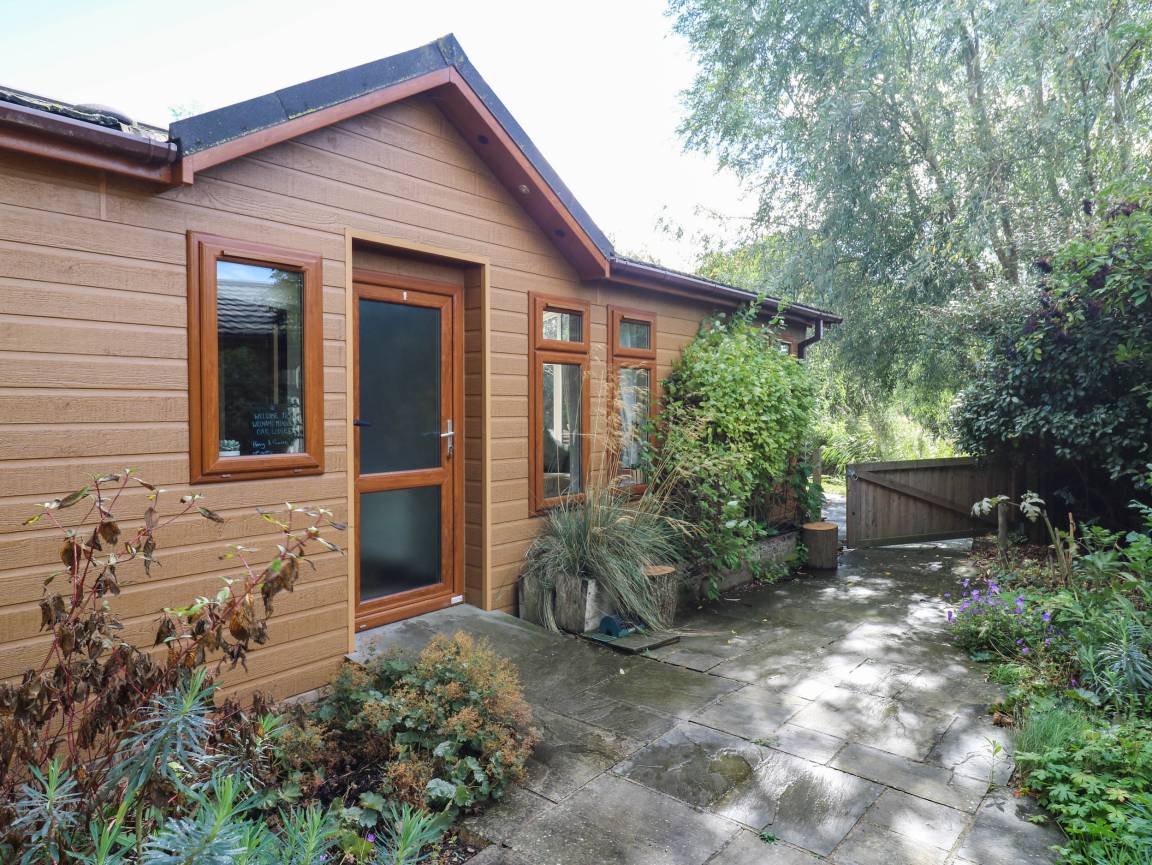 Cottage ∙ 2 Bedrooms ∙ 4 Guests - Essex