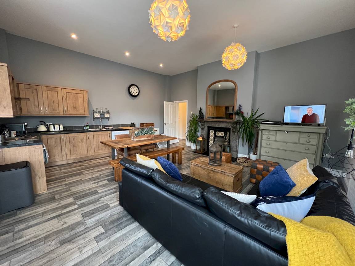 74 M² Apartment ∙ 2 Bedrooms ∙ 6 Guests - Matlock