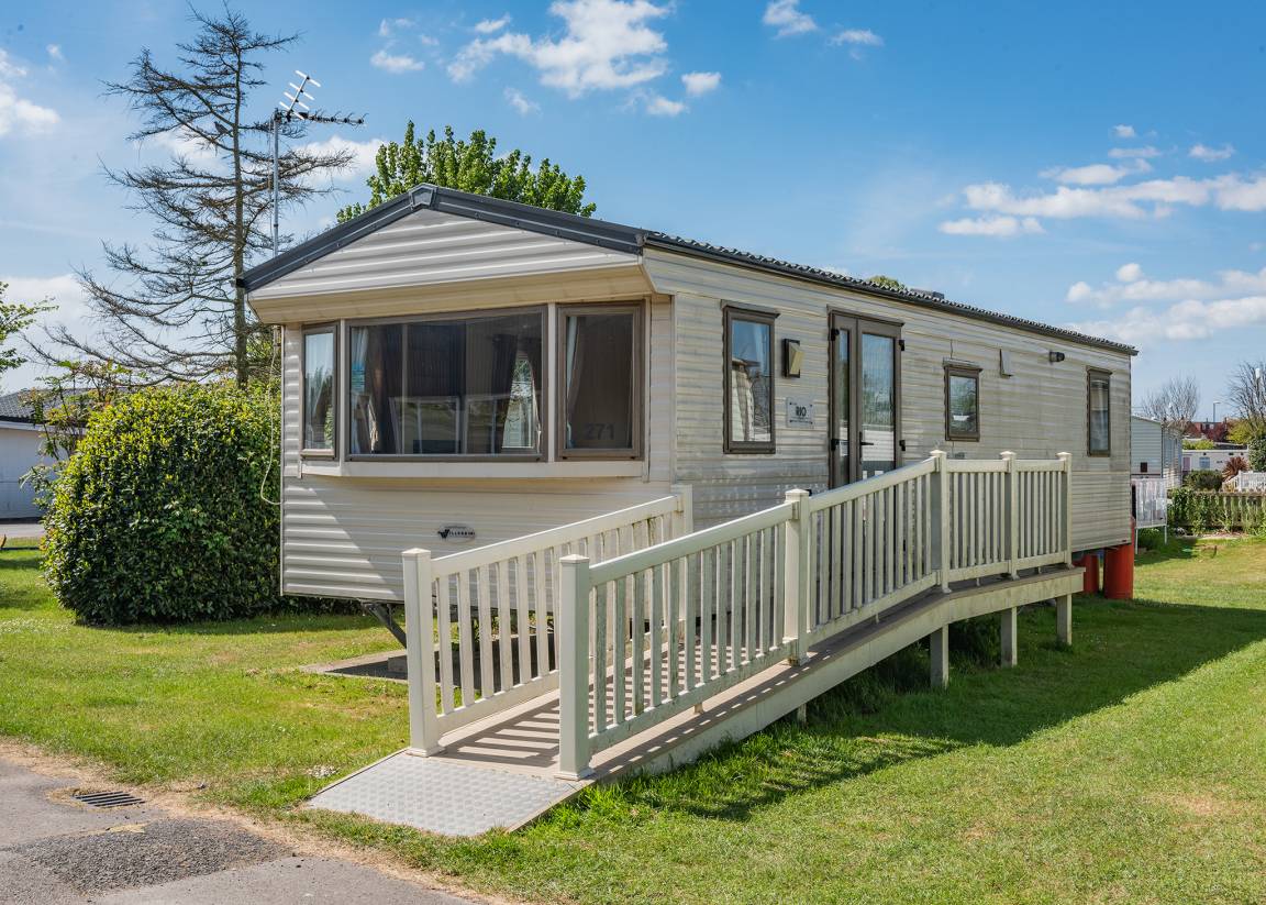 Caravan ∙ 2 Bedrooms ∙ 4 Guests - Arundel
