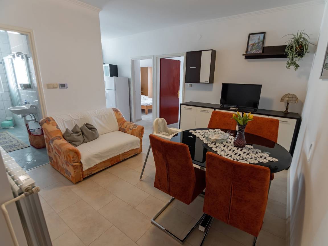 49 M² Apartment ∙ 2 Bedrooms ∙ 4 Guests - Rab Island