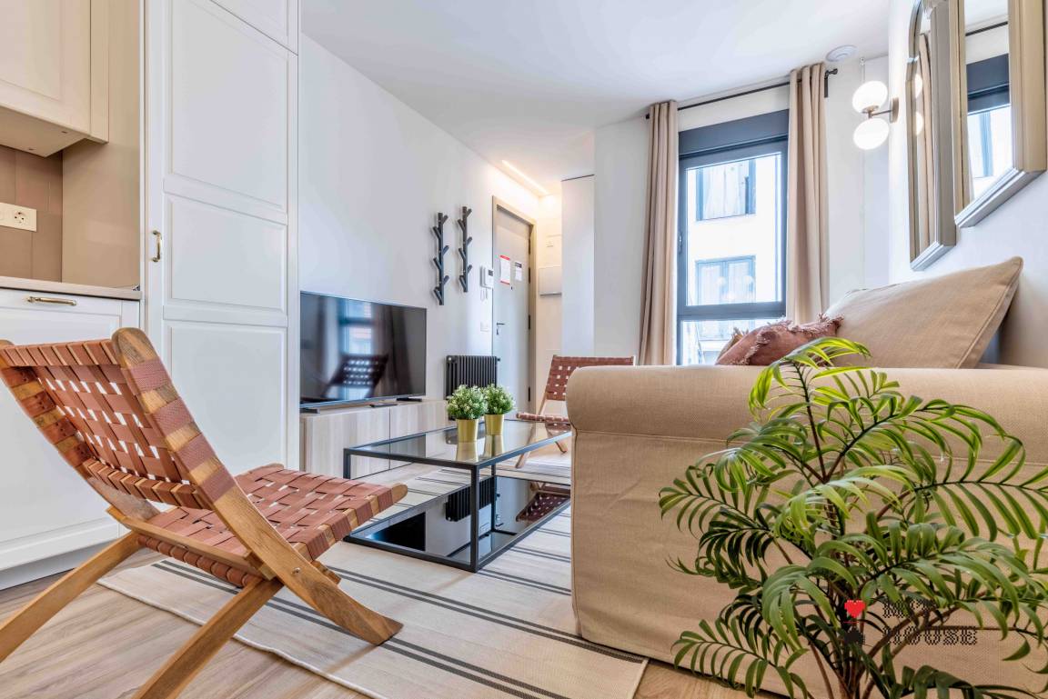 65 M² Apartamento ∙ 3 Habitaciones ∙ 8 Huéspedes - Madrid