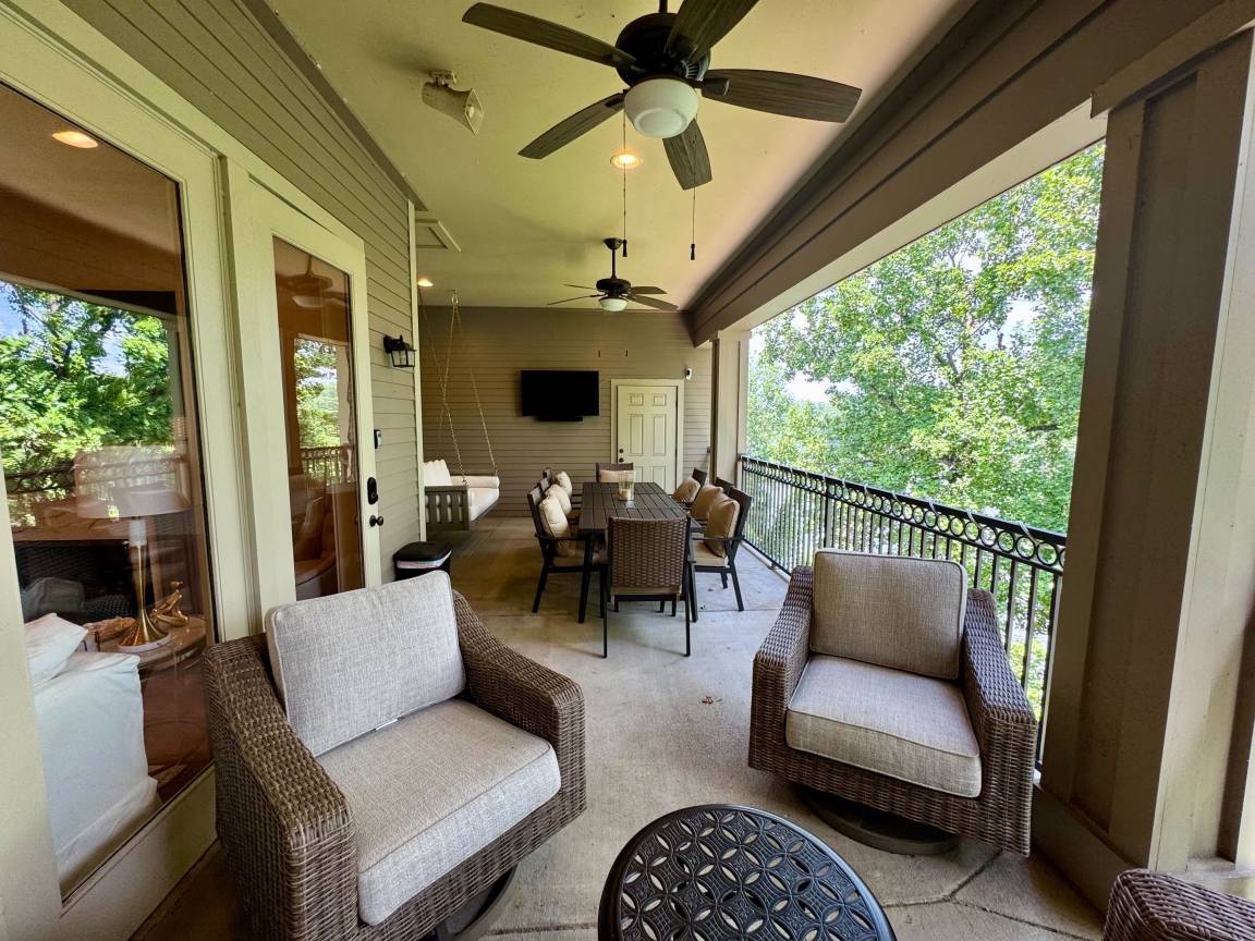 Condo ∙ 3 Bedrooms ∙ 8 Guests - Tuscaloosa, AL