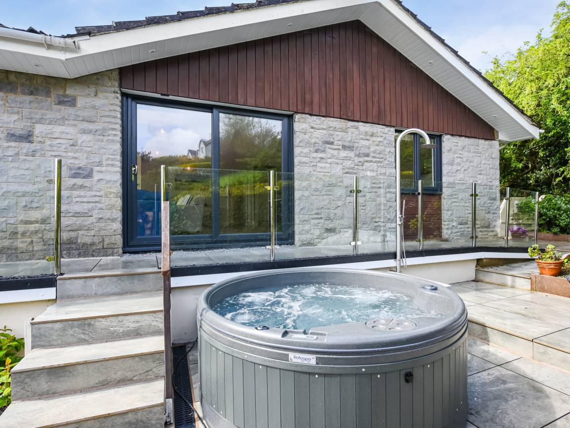 Cottage ∙ 4 Bedrooms ∙ 8 Guests - Borth