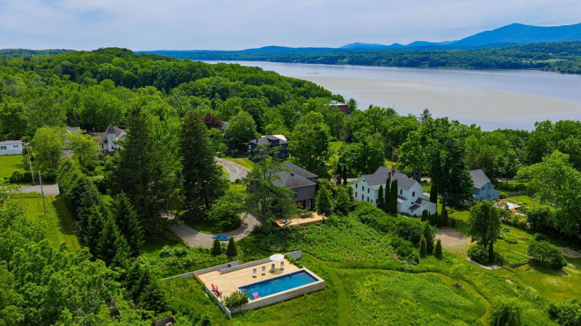 41 M² House ∙ 6 Bedrooms ∙ 12 Guests - Catskill, NY