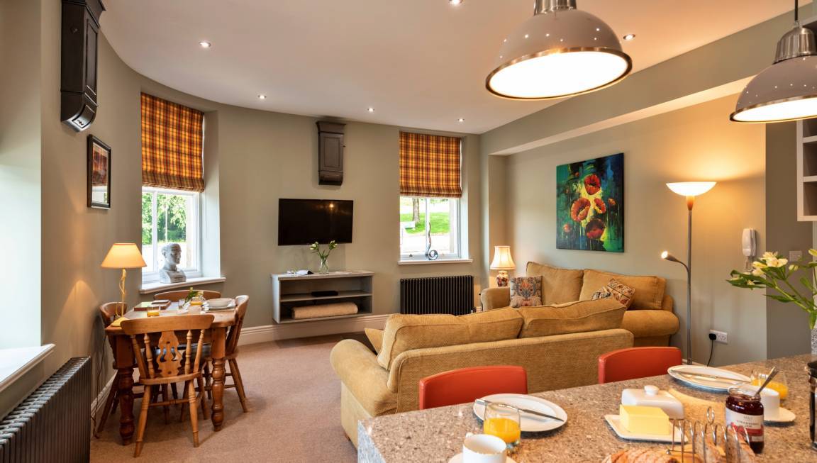 80 M² Apartment ∙ 2 Bedrooms ∙ 4 Guests - Buxton