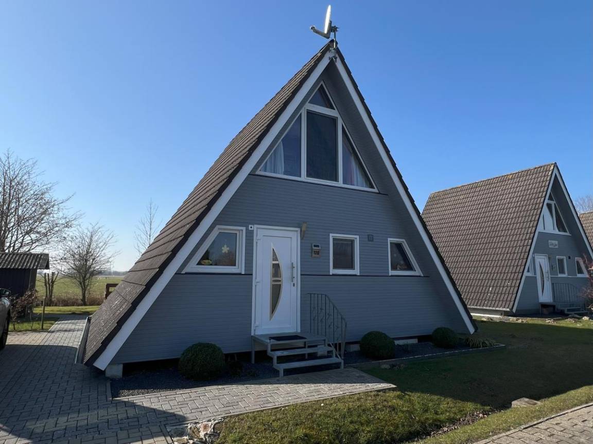 78 M² Ferienhaus ∙ 2 Schlafzimmer ∙ 5 Gäste - Nordenham