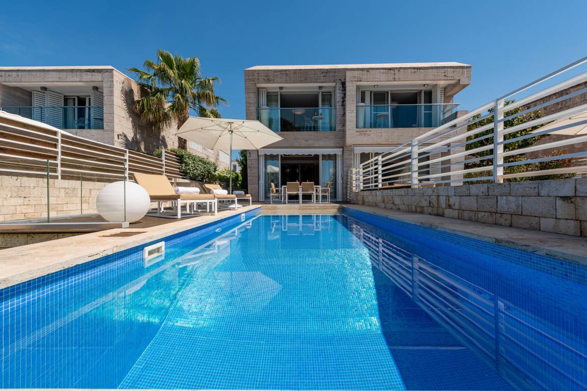 150 M² Villa ∙ 3 Bedrooms ∙ 6 Guests - Nin
