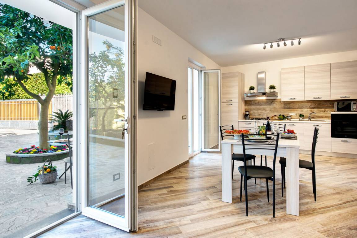 120 M² Casa Rural ∙ 2 Habitaciones ∙ 6 Huéspedes - Isla de Capri