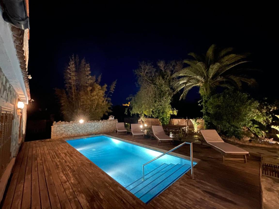 300 M² Villa ∙ 4 Bedrooms ∙ 8 Guests - Petra
