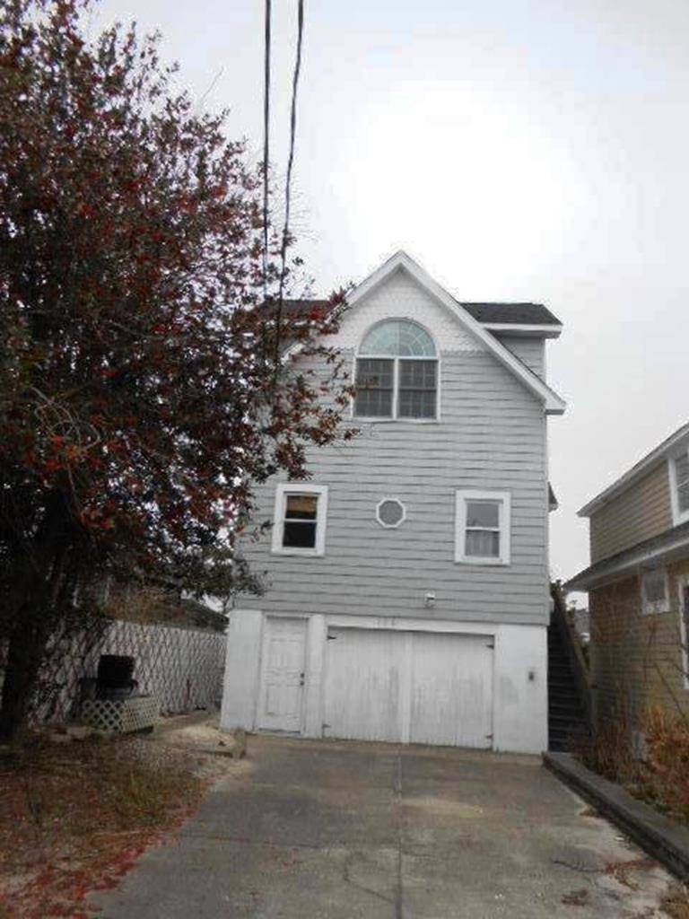 House ∙ 5 Bedrooms ∙ 12 Guests - Beach Haven, NJ