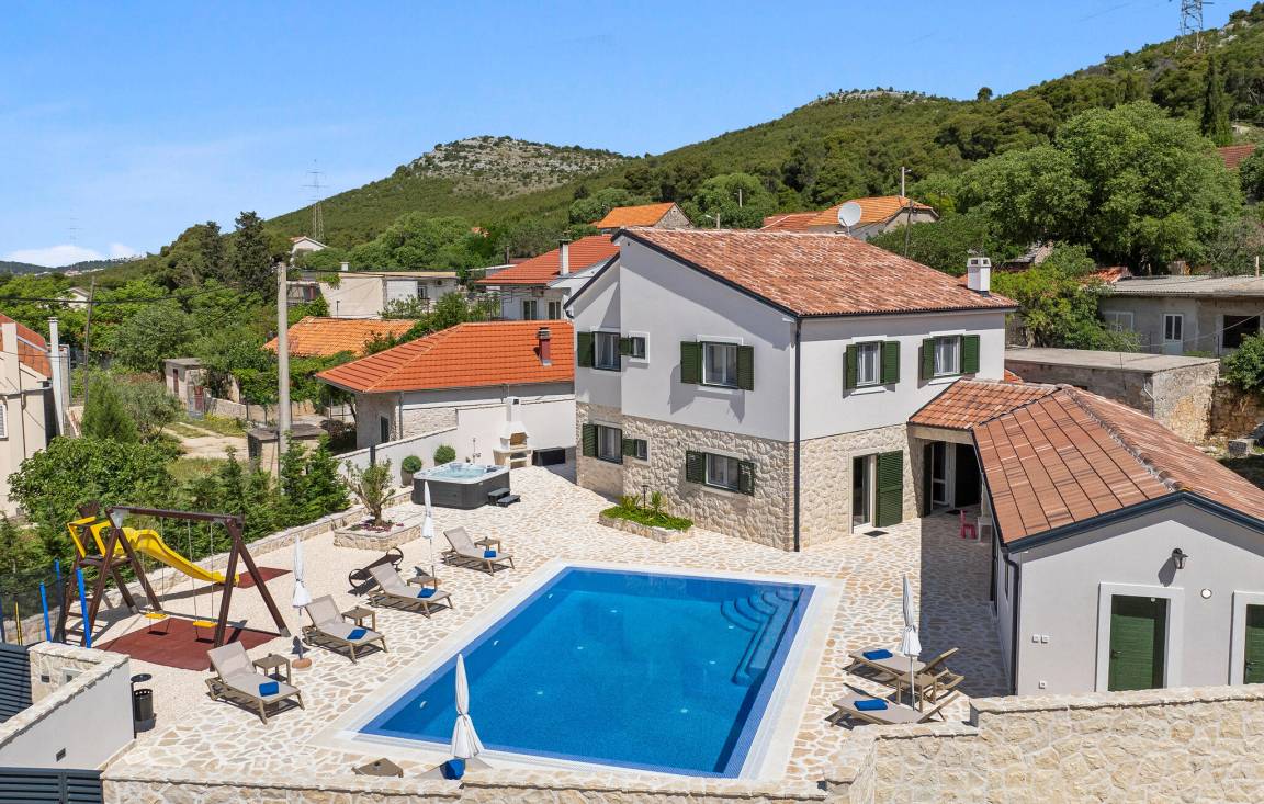200 M² Casa ∙ 4 Habitaciones ∙ 8 Huéspedes - Skradin