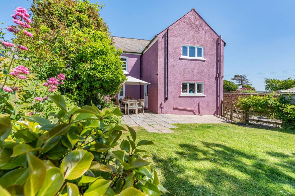 Cottage ∙ 4 Bedrooms ∙ 8 Guests - Little Haven