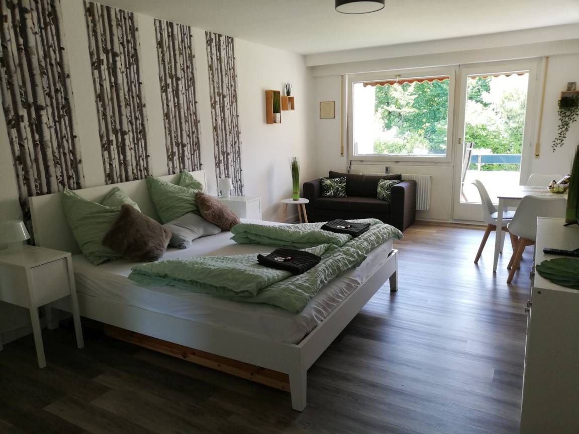 32 M² Ferienwohnung ∙ 1 Schlafzimmer ∙ 2 Gäste - Hülben