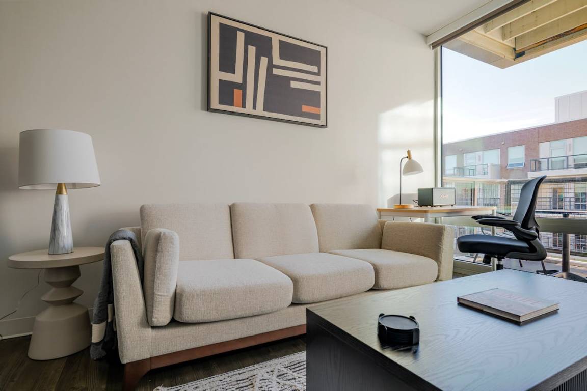 91 M² Apartment ∙ 2 Bedrooms ∙ 4 Guests - Somerville, MA