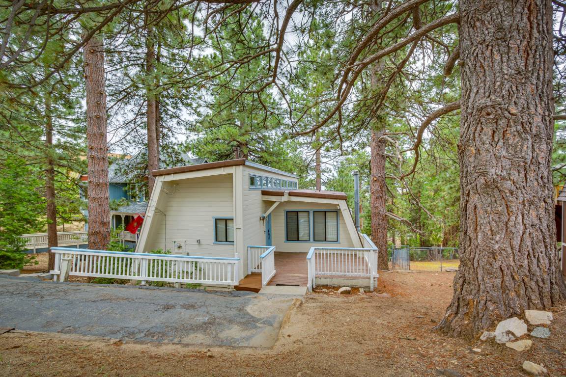 181 M² House ∙ 3 Bedrooms ∙ 8 Guests - Running Springs, CA