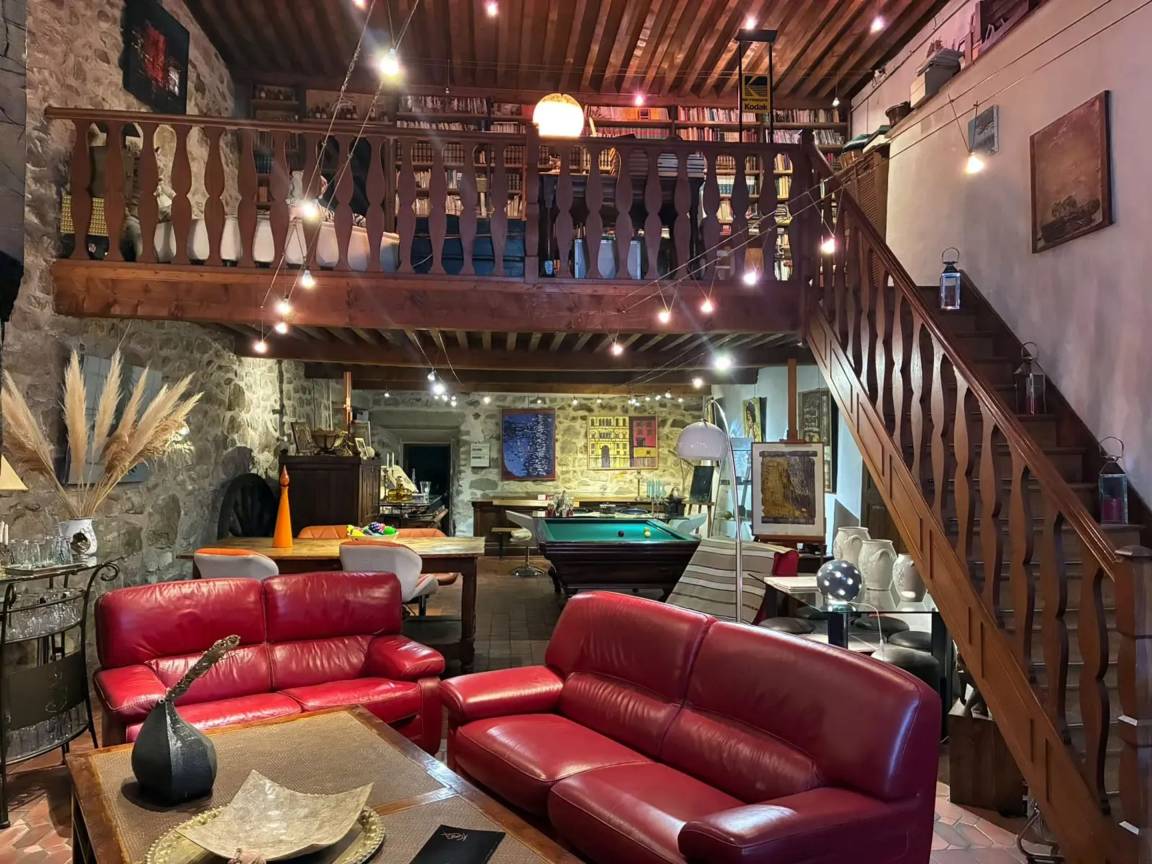 200 M² House ∙ 2 Bedrooms ∙ 6 Guests - Issoire