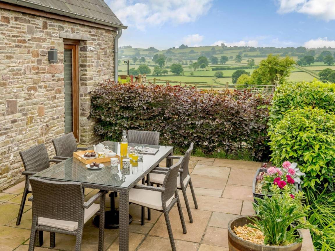 Cottage ∙ 3 Bedrooms ∙ 6 Guests - Brecon