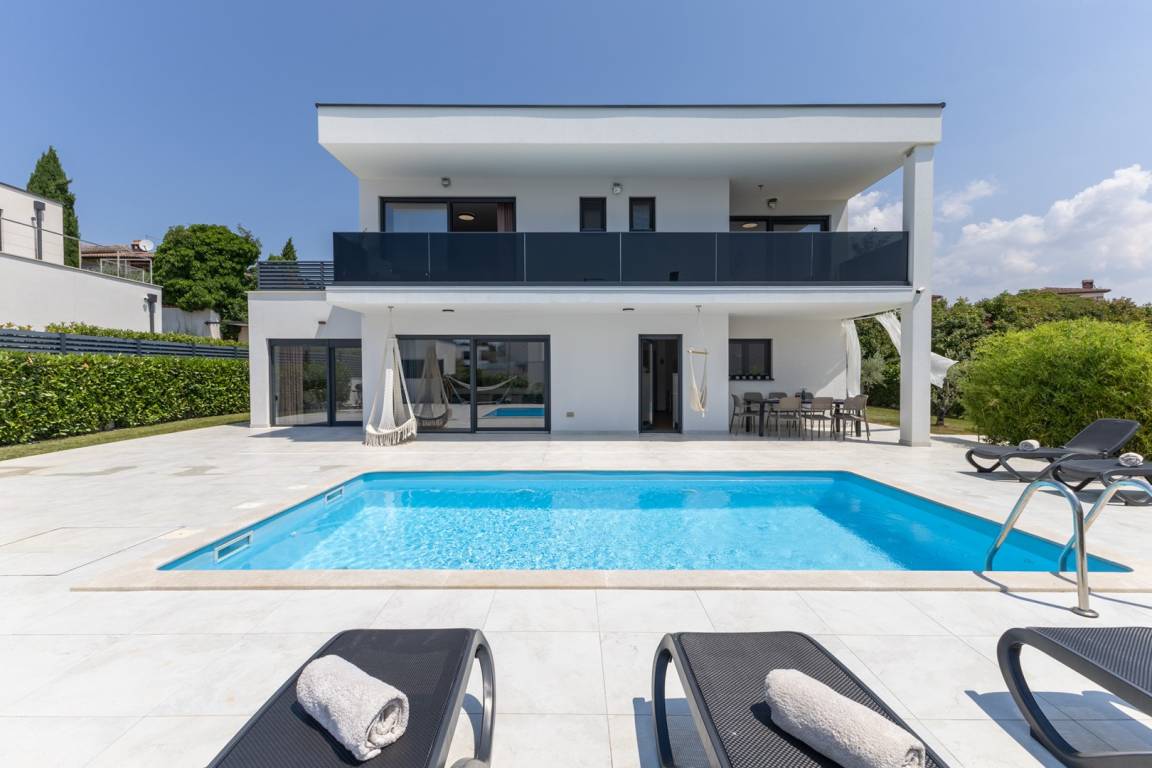 220 M² Villa ∙ 4 Chambres ∙ 8 Personnes - Poreč