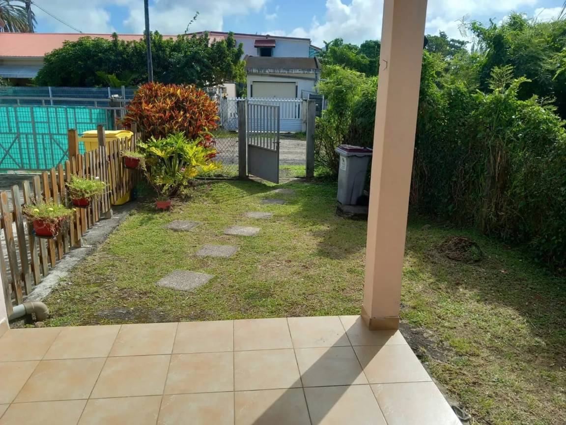 27 M² Huis ∙ 1 Slaapkamer ∙ 2 Gasten - Martinique