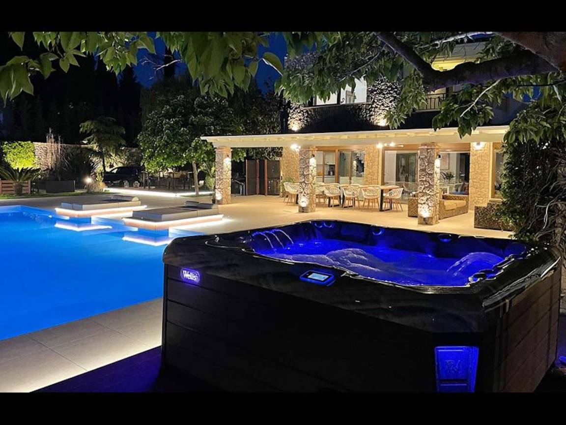 400 M² Villa ∙ 6 Bedrooms ∙ 13 Guests - Corfu