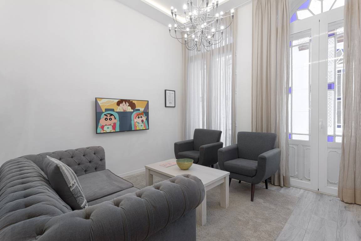 75 M² Apartment ∙ 2 Bedrooms ∙ 8 Guests - Málaga