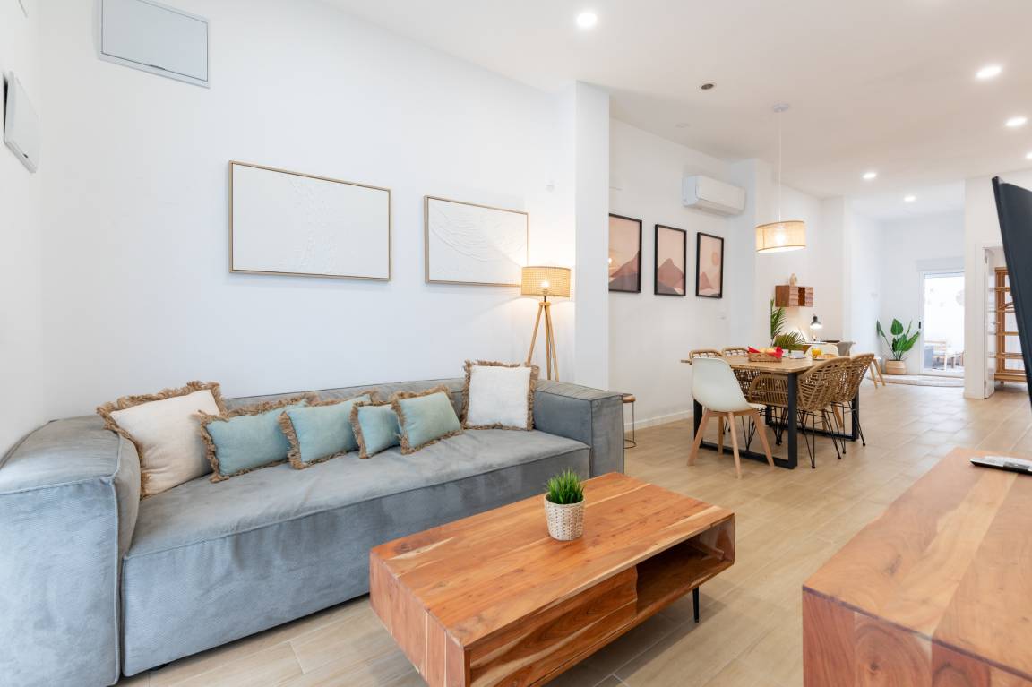 90 M² Apartamento ∙ 3 Habitaciones ∙ 5 Huéspedes - Valencia