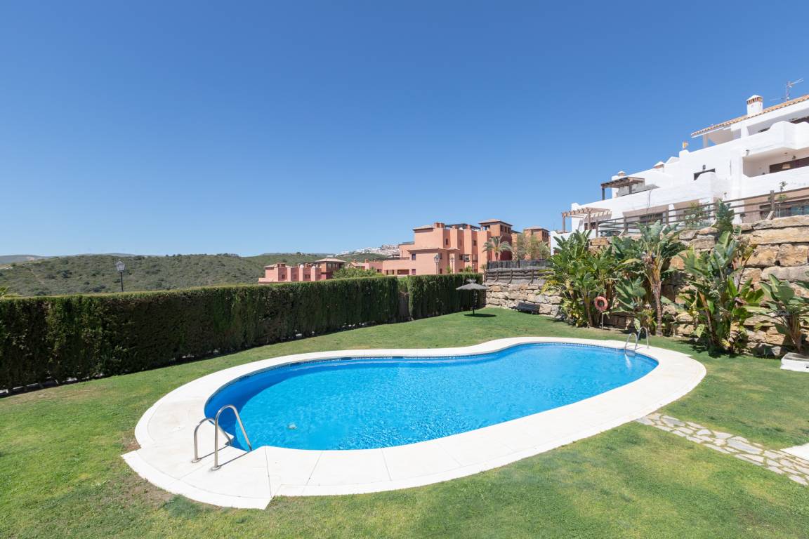100 M² Apartment ∙ 2 Bedrooms ∙ 4 Guests - Estepona