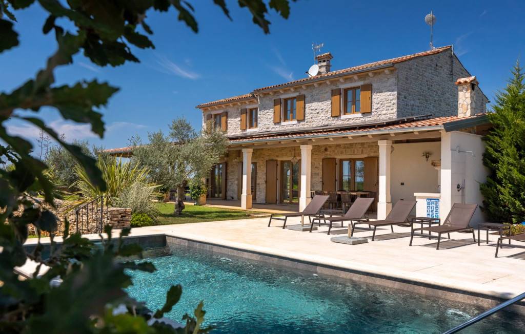 350 M² Villa ∙ 4 Slaapkamers ∙ 8 Gasten - Umag