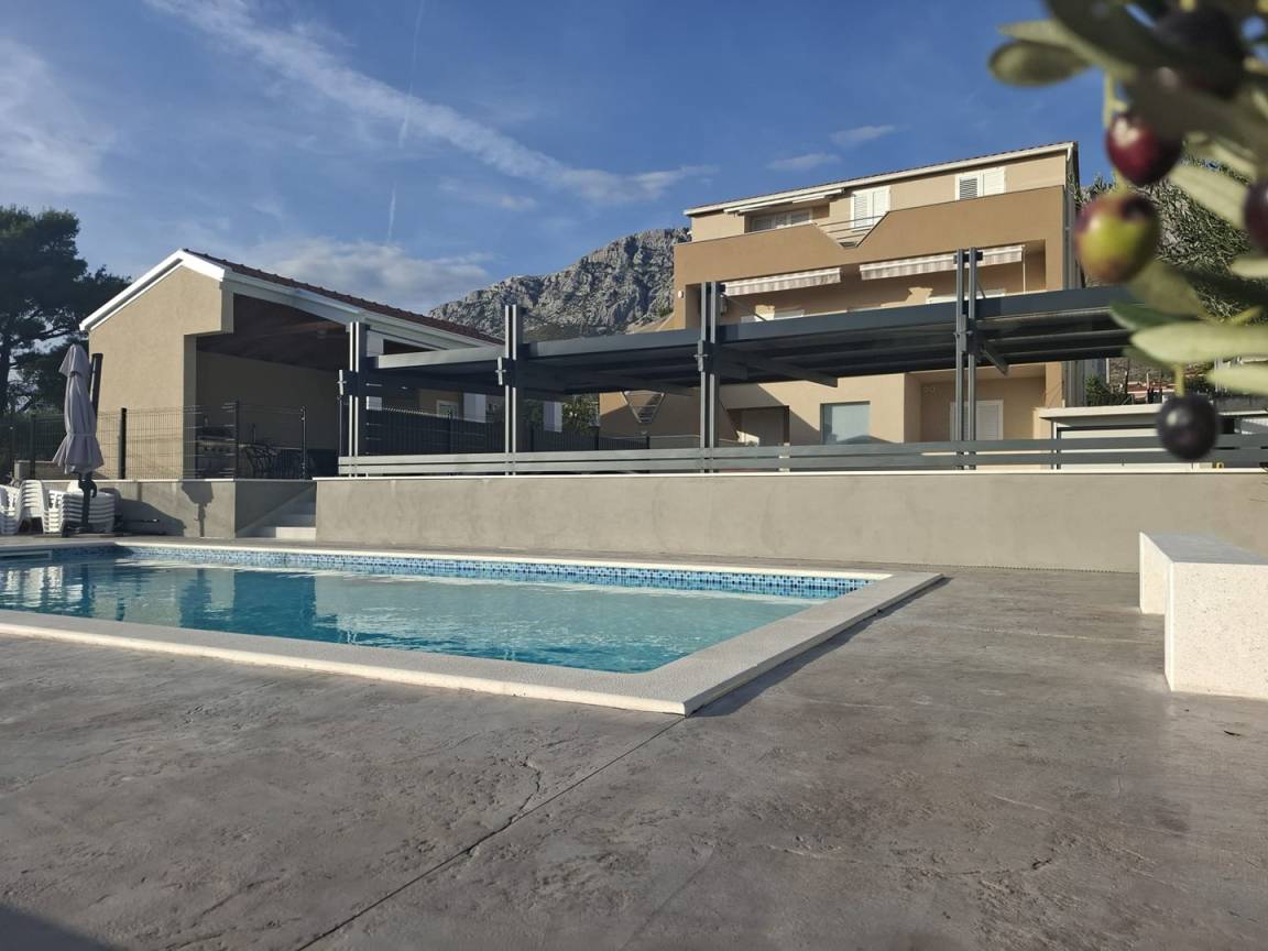 30 M² Huoneisto ∙ 1 Makuuhuone ∙ 3 Vierasta - Split