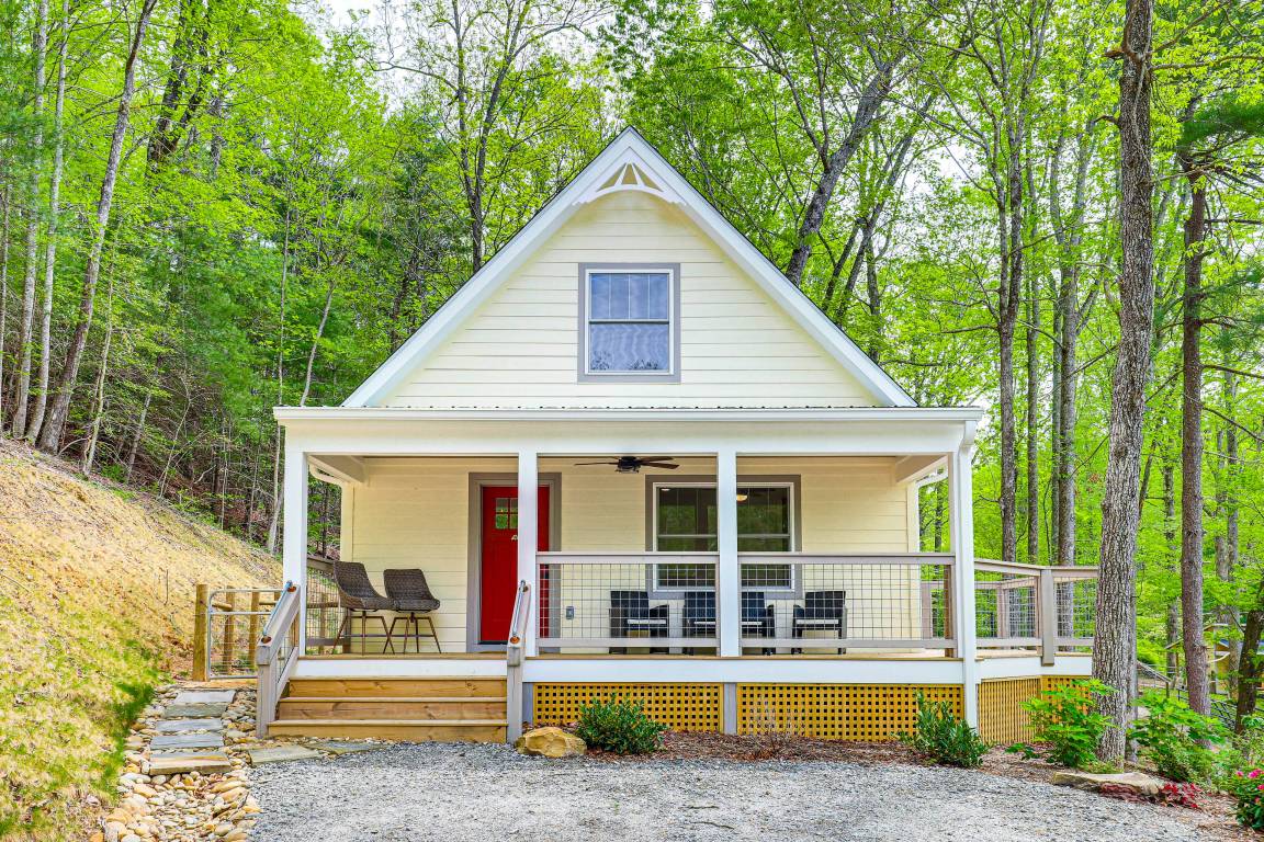 91 M² Cottage ∙ 2 Bedrooms ∙ 4 Guests - Hendersonville, NC