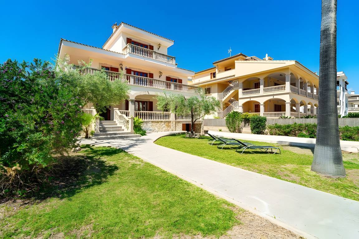 340 M² Chalet ∙ 5 Bedrooms ∙ 9 Guests - Alcúdia