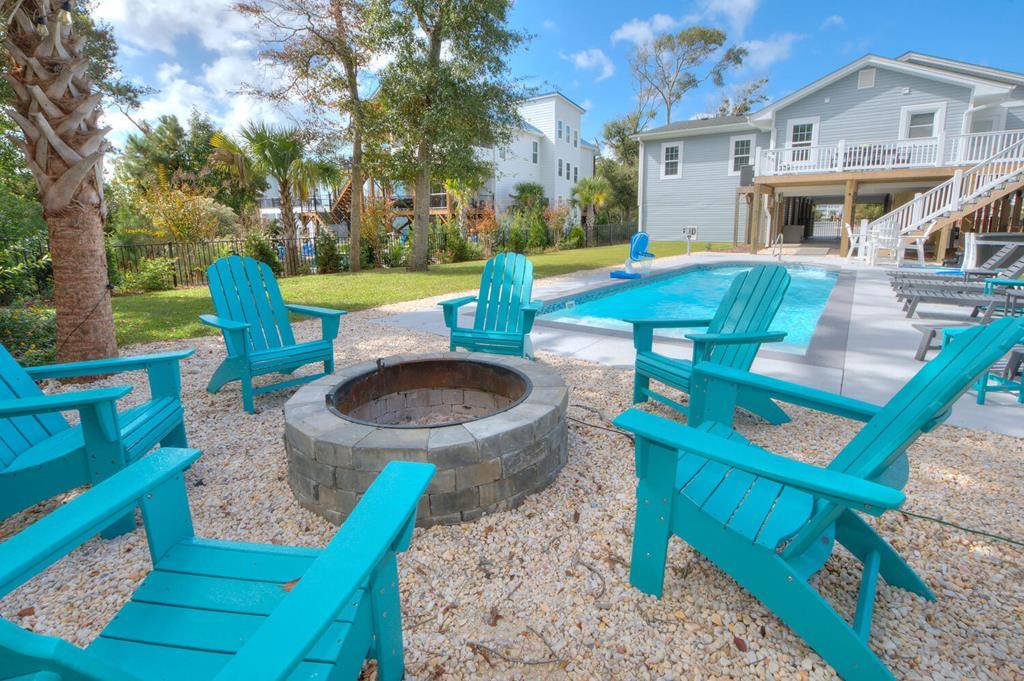 House ∙ 4 Bedrooms ∙ 12 Guests - Oak Island, NC