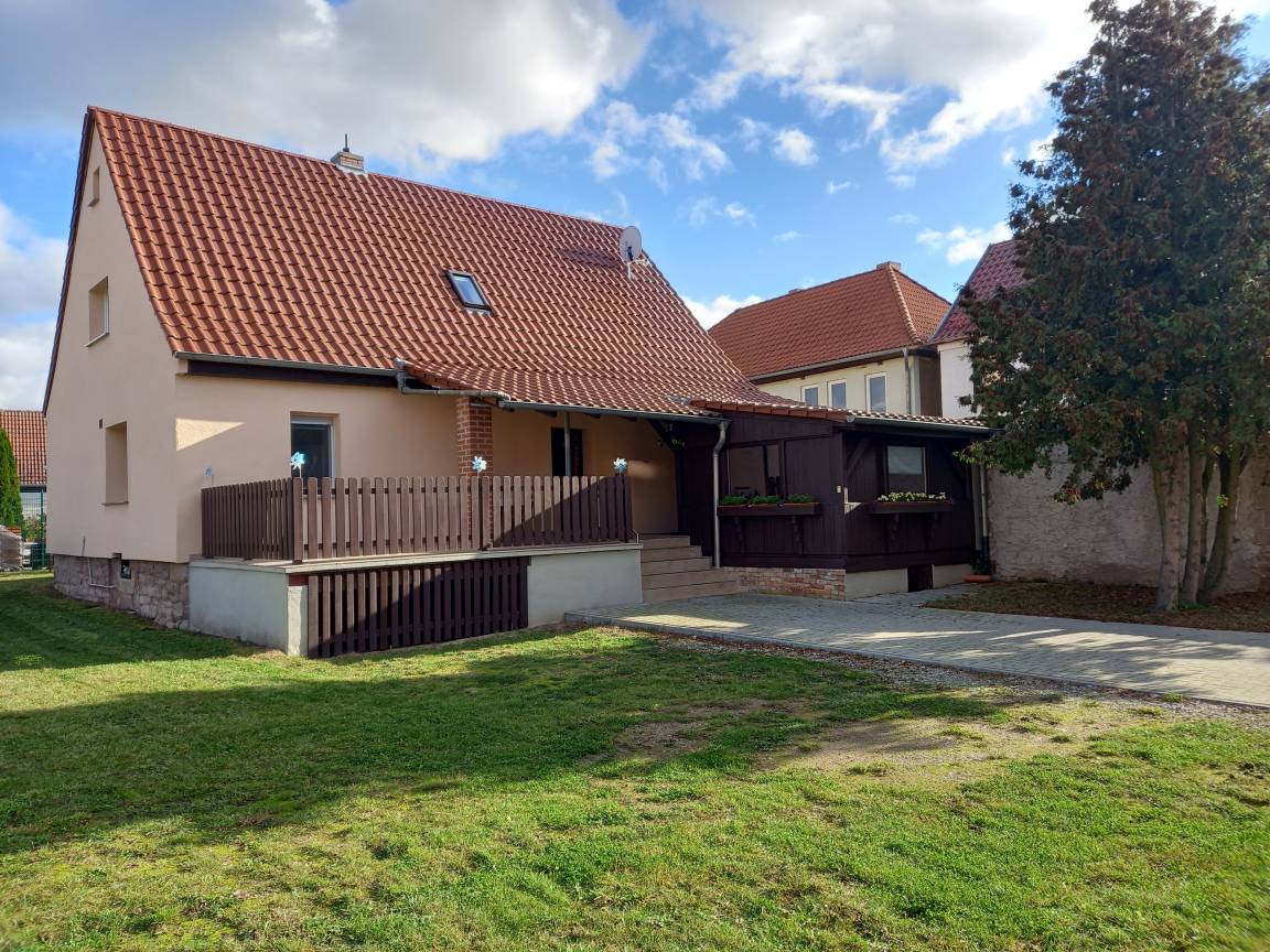 Mökki ∙ 3 Makuuhuonetta ∙ 4 Vierasta - Wallhausen