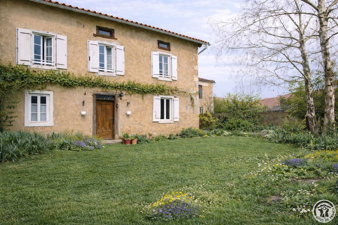 97 M² Gîte ∙ 3 Chambres ∙ 6 Personnes - Ariège