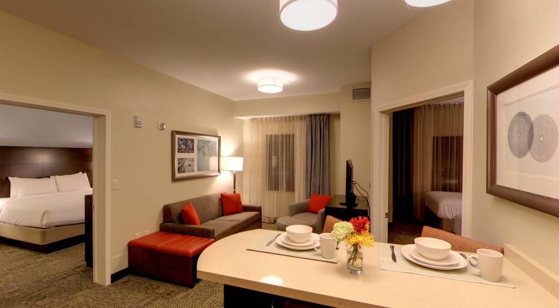 Condo ∙ 2 Bedrooms ∙ 6 Guests - Ypsilanti, MI
