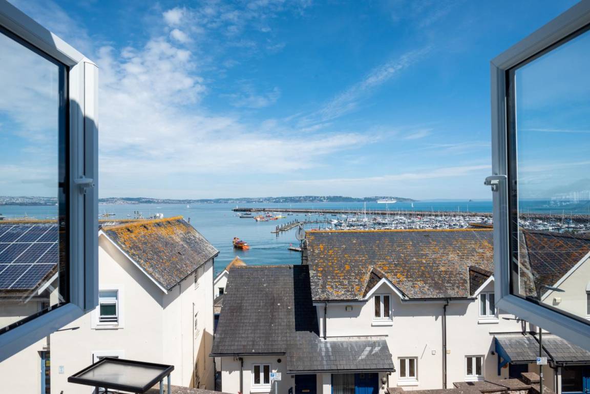 Cottage ∙ 3 Bedrooms ∙ 8 Guests - Brixham