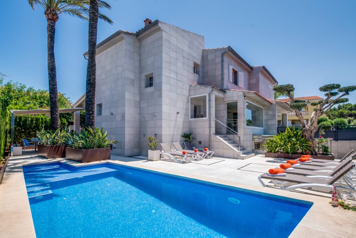 150 M² Ferienhaus ∙ 4 Schlafzimmer ∙ 8 Gäste - Alcúdia
