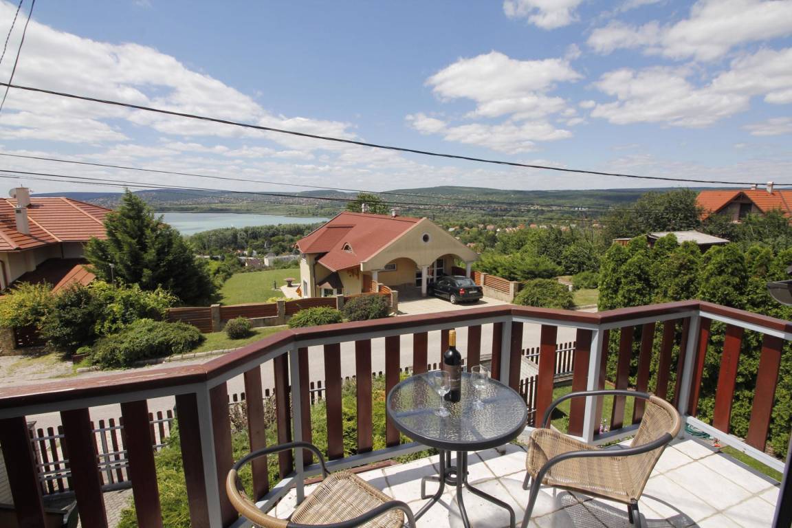 110 M² House ∙ 4 Bedrooms ∙ 8 Guests - Lake Balaton
