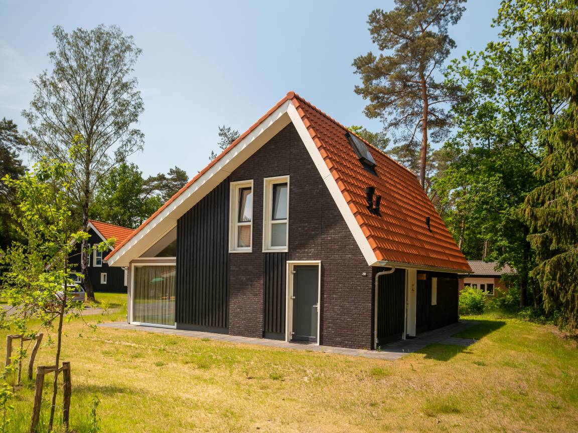 124 M² Bungalow ∙ 4 Bedrooms ∙ 8 Guests - Apeldoorn