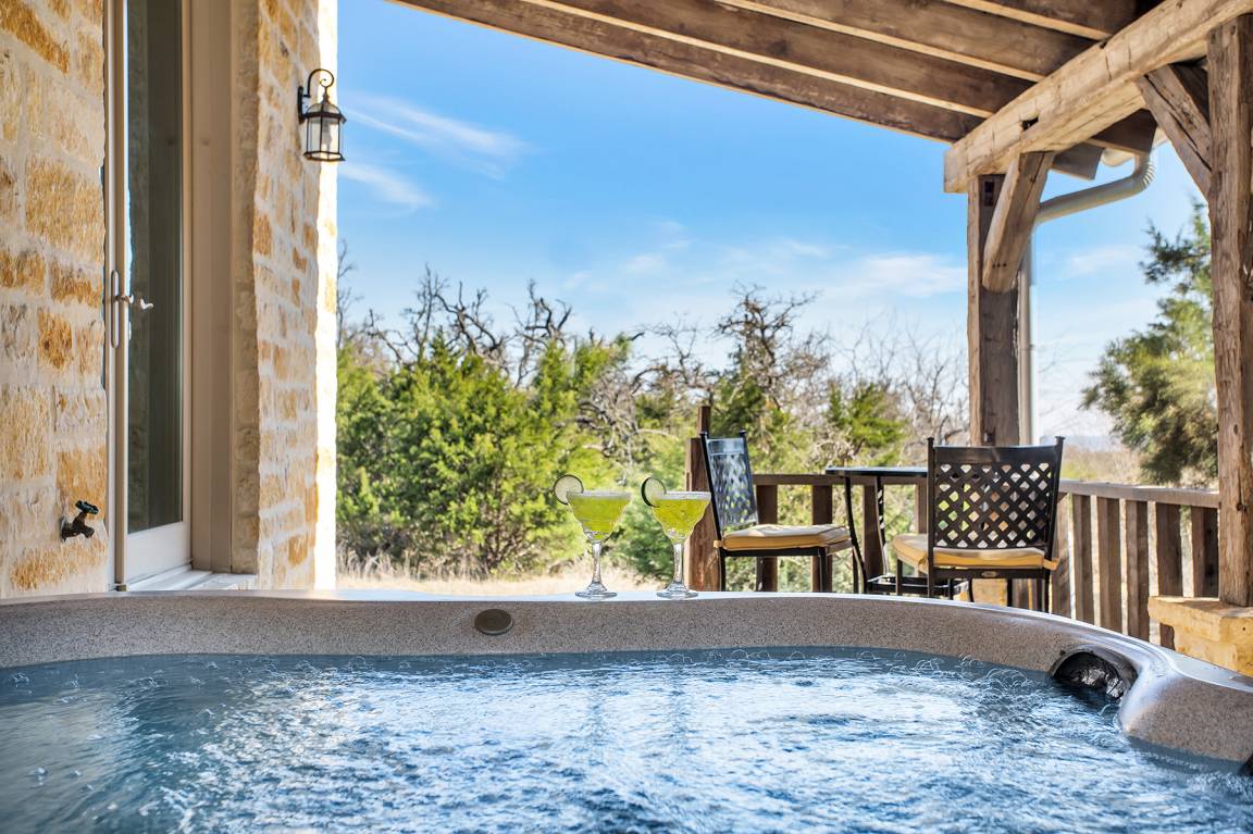 Cabin ∙ 1 Bedroom ∙ 2 Guests - Fredericksburg, TX