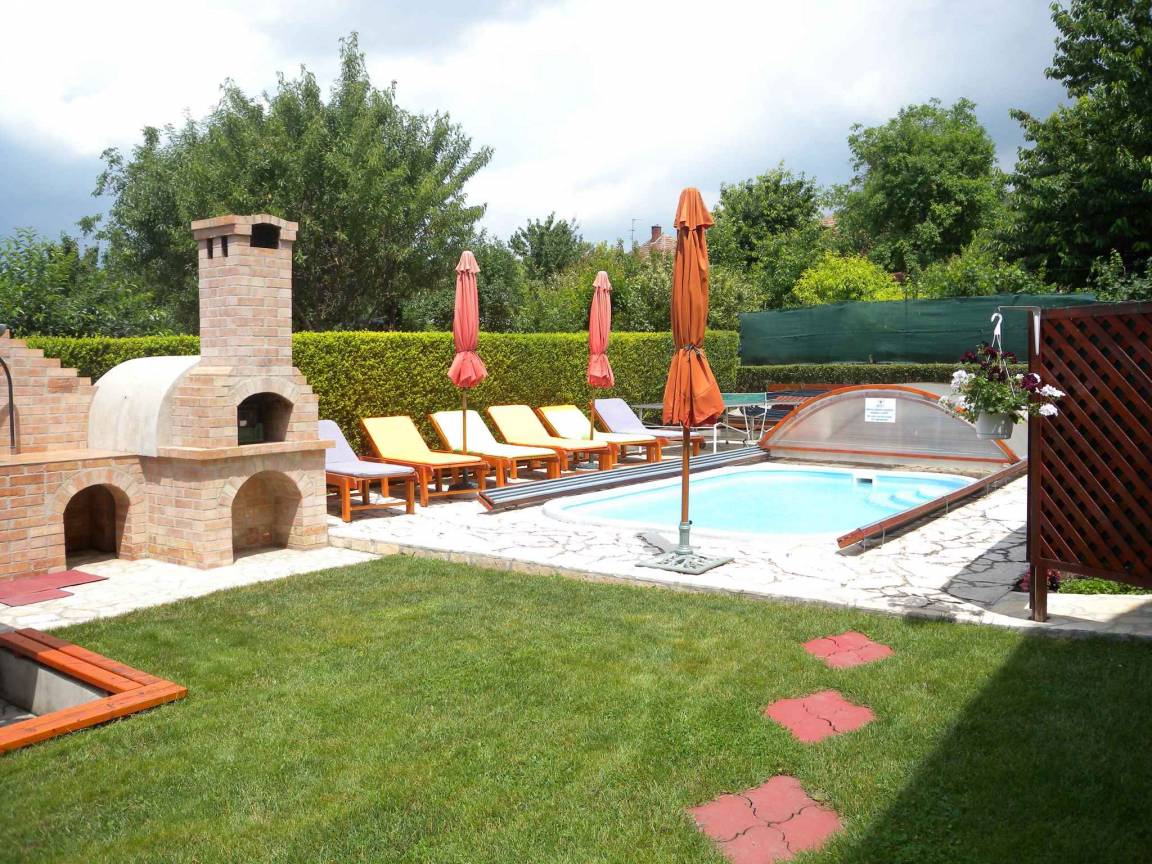 100 M² Dom ∙ 4 Sypialnie ∙ 9 Gości - Balatonkenese