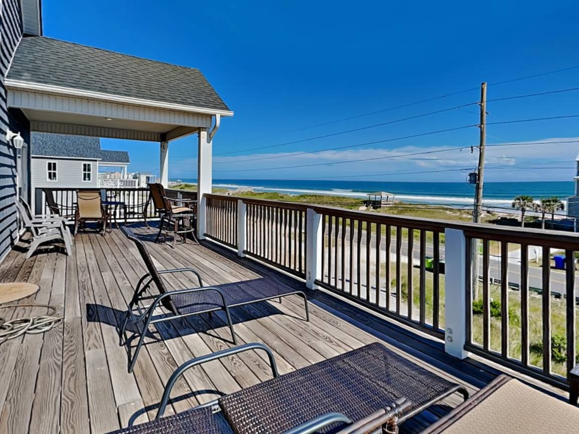 311 M² House ∙ 8 Bedrooms ∙ 22 Guests - North Topsail Beach, NC