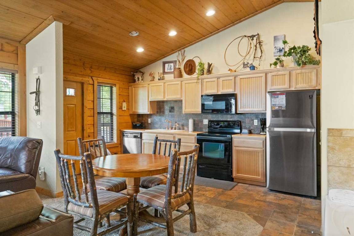62 M² Cabin ∙ 1 Bedroom ∙ 4 Guests - Branson