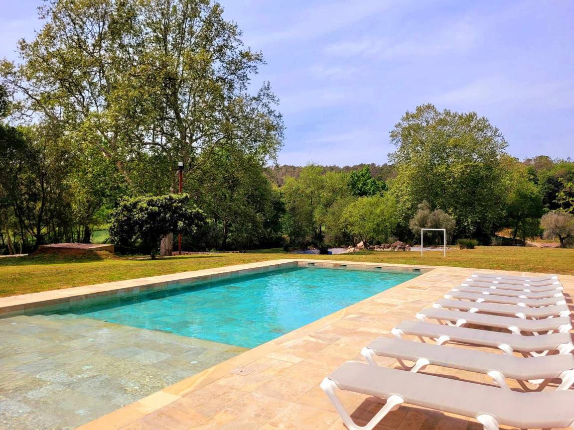 260 M² Casa ∙ 6 Habitaciones ∙ 19 Huéspedes - Banyoles